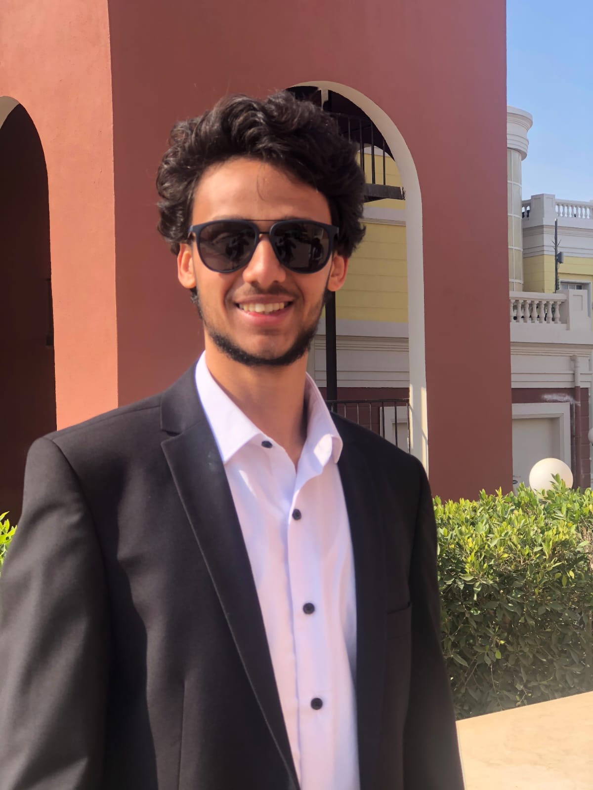 من نحن - تعرّف على تطبيق اقرألي